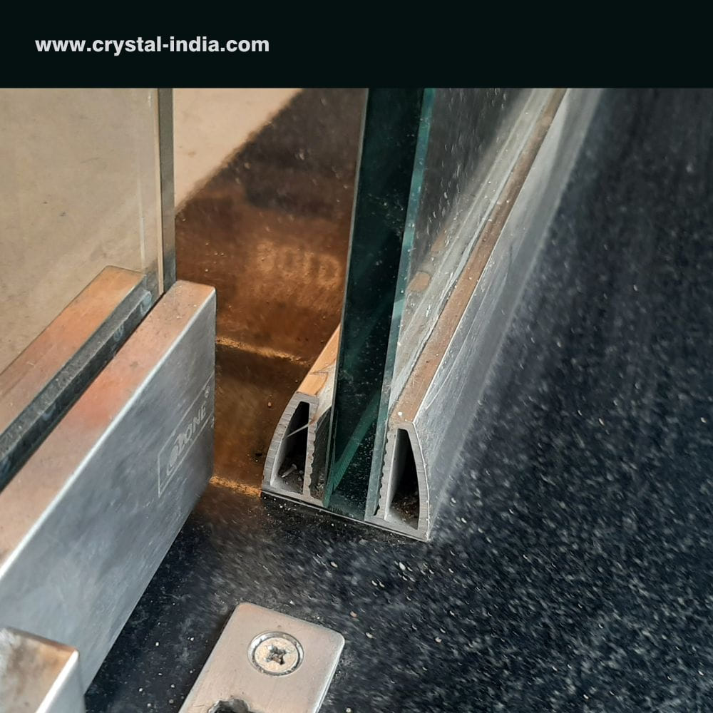 Fixed Glass Fixing Aluminum Fish Mouth Channel Half CAP-20 - Crystal-India